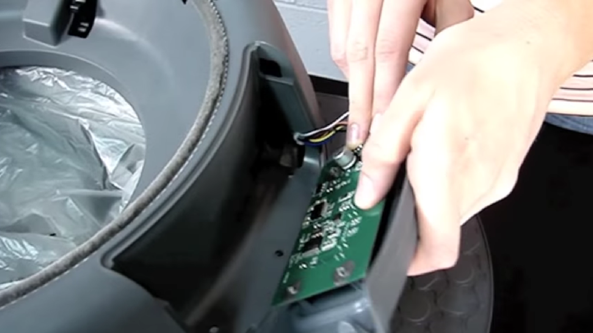Litter-Robot 2 Circuit Board ONLY Installation
